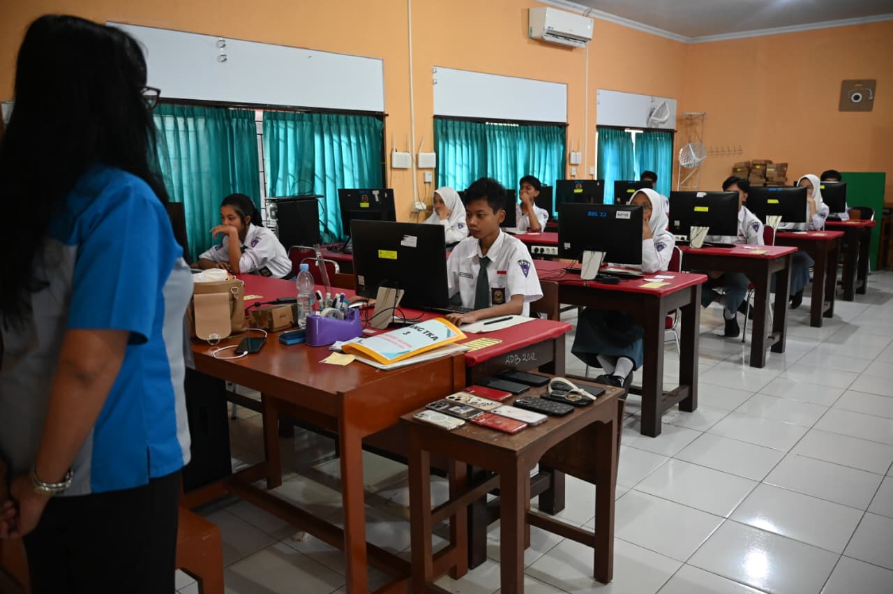 Siaran Pers: Berdasarkan Hasil Monitoring, TKA Hari Pertama Berjalan Lancar