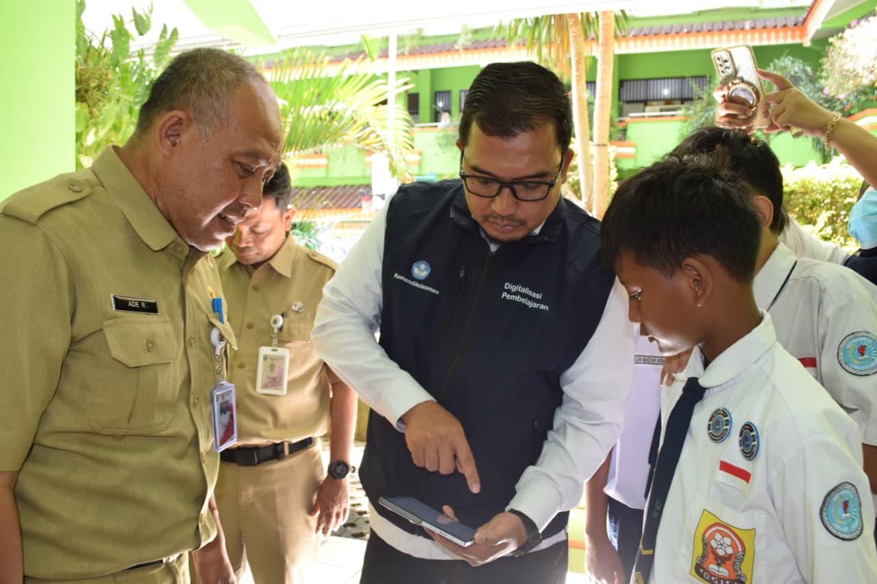 Siaran Pers: Amplifikasi Pemanfaatan Rumah Pendidikan kepada Guru dan ...