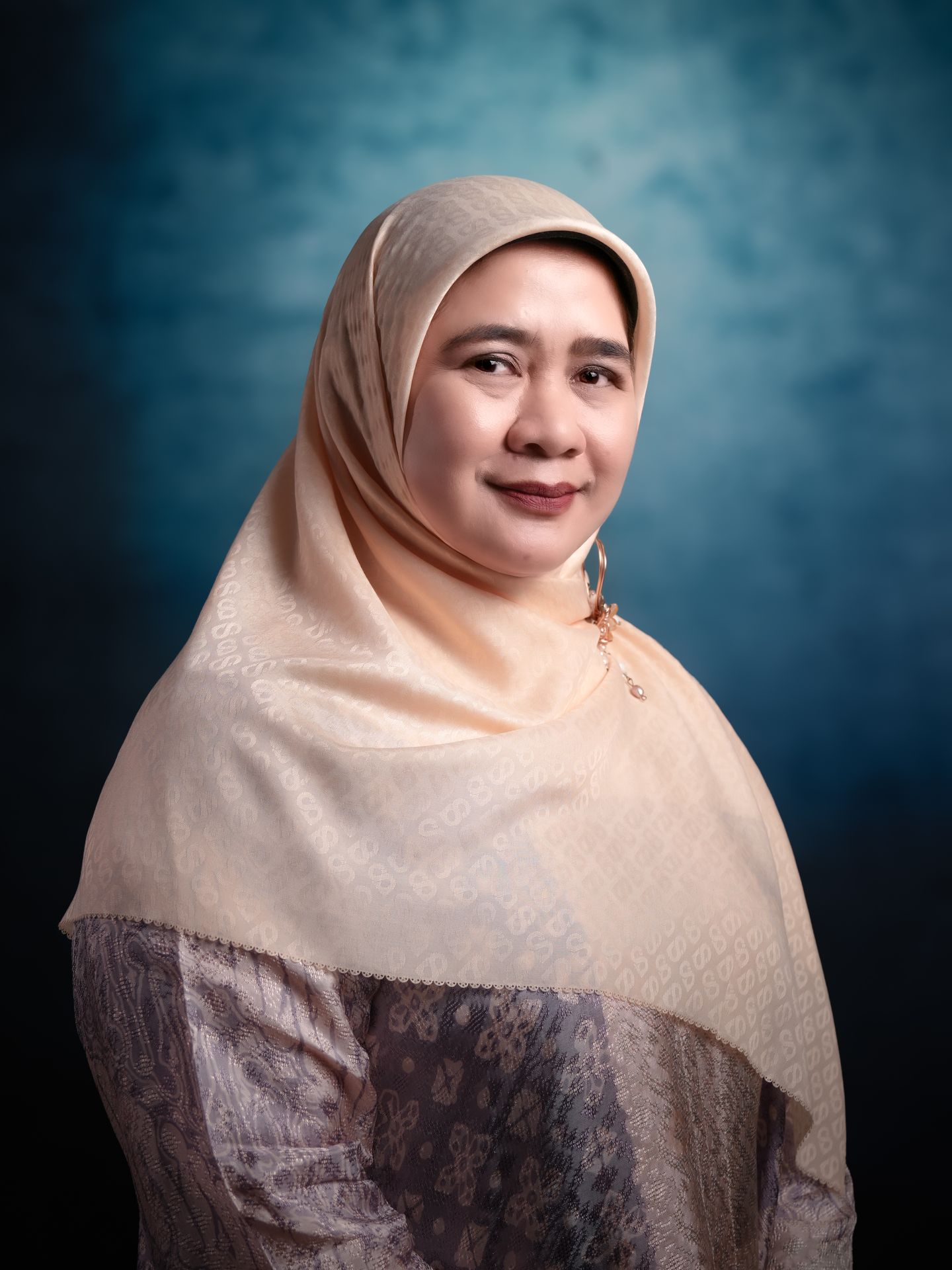 Profil :Dr. Laksmi Dewi, M.Pd.